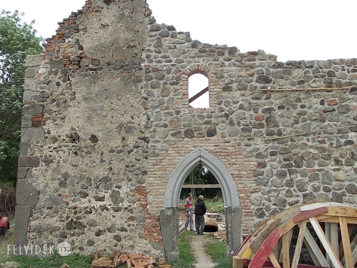 Hont megyei falu a Pusztatemplom körül és az Ipoly mellett II ...