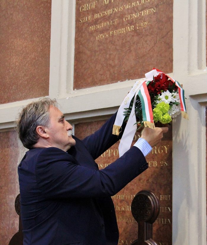 Csemadok: a kisebbségi kérdést a nemzeti közösségek önrendelkezésének ...